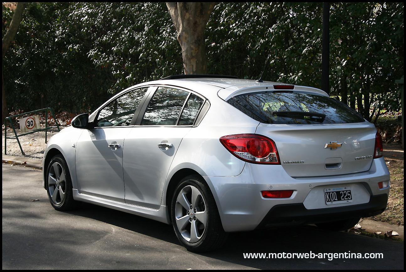 Prueba: Chevrolet Cruze 1.8 hatchback (AT) - Motorweb Argentina