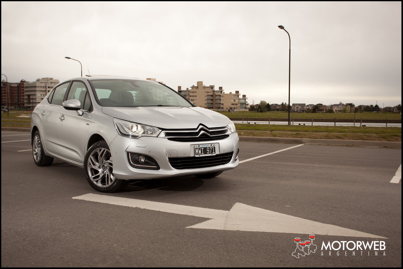 Prueba: Citroën C4 Lounge 1.6 THP Exclusive - Motorweb Argentina