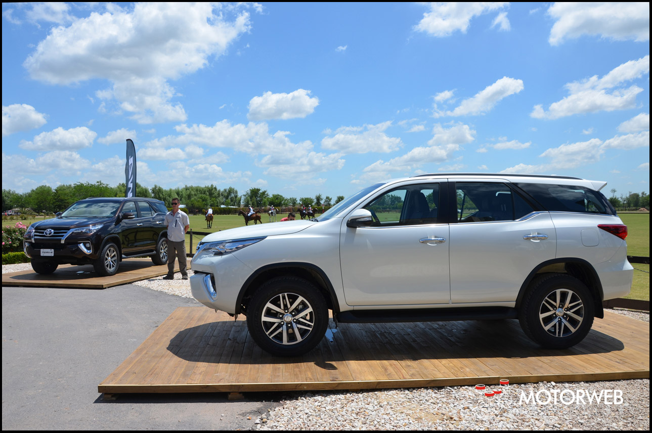 La Toyota SW4 ya se vende en Argentina (Actualizado) - Motorweb Argentina