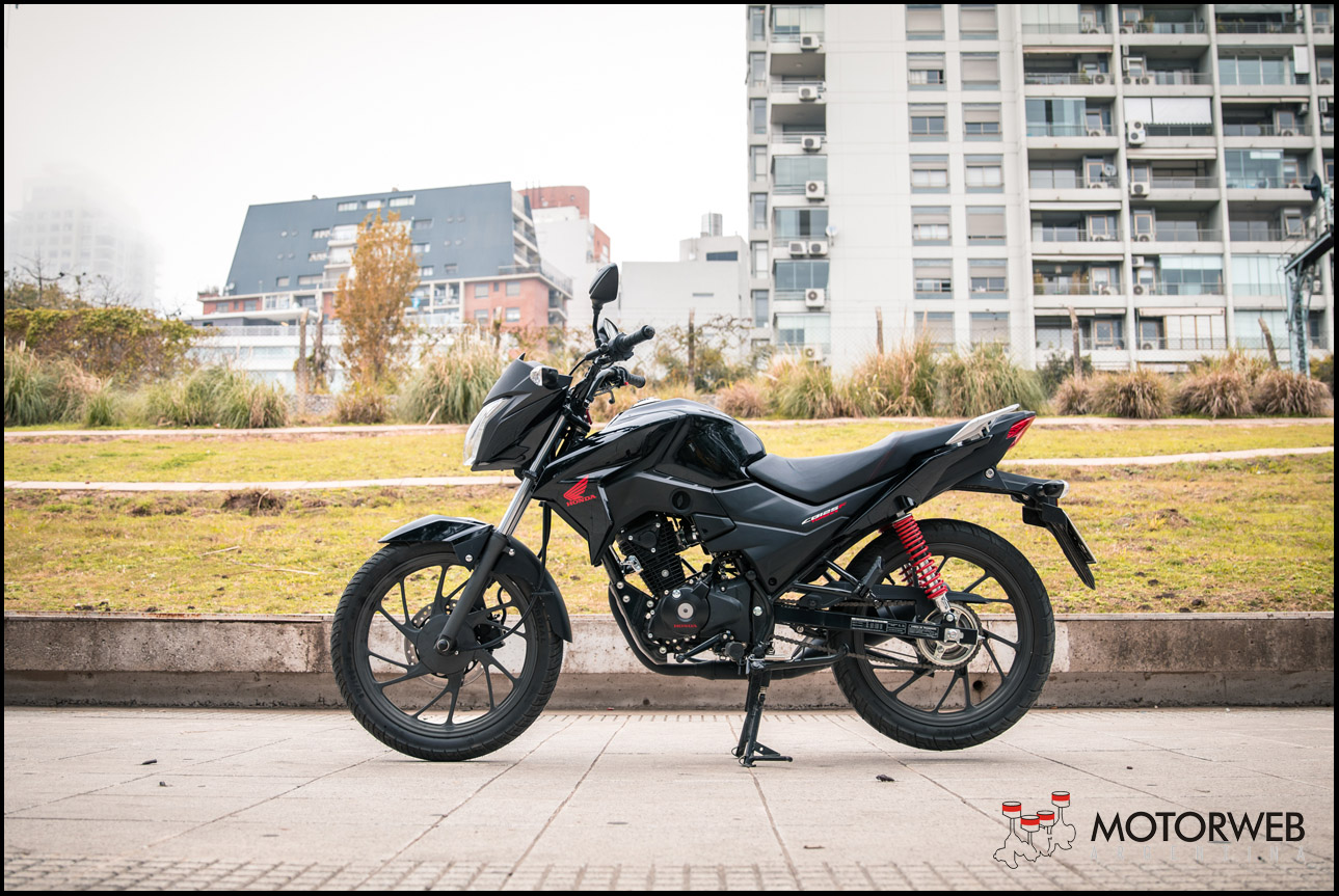 Prueba: Honda CB 125 Twister - Motorweb